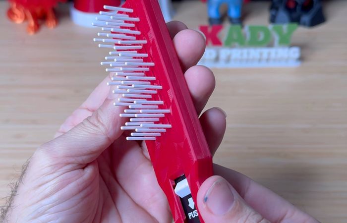 3D printed retractable hairbrush